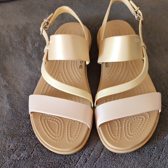 CROCS | Shoes | Crocs Tan And Cream Minimalist Sandals | Poshmark